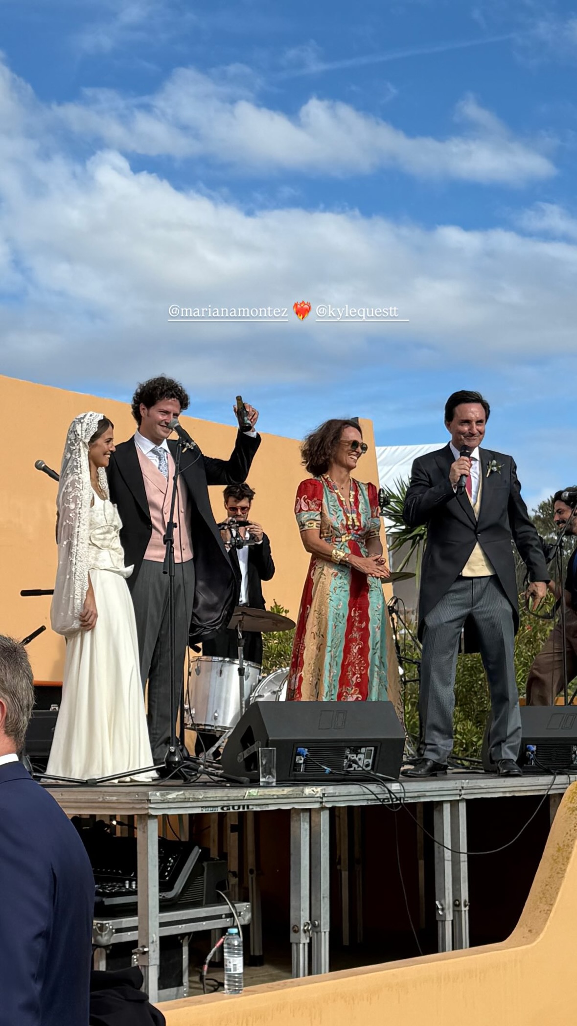 Neta de Cavaco Silva já é uma mulher casada. Veja as fotos da cerimónia (e as caras que ...