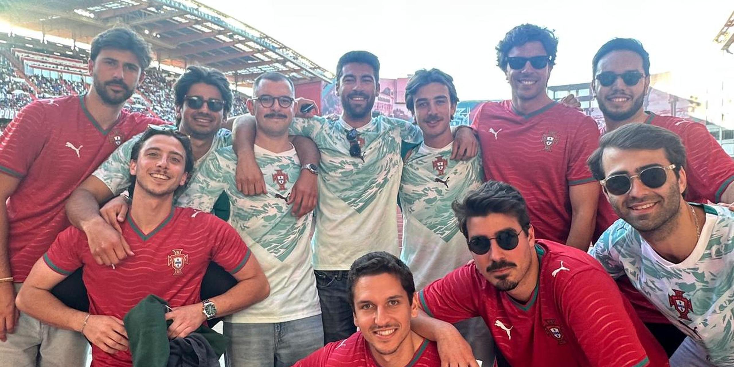 De uma brincadeira entre amigos a fenómeno nacional: Homens do Barco ...