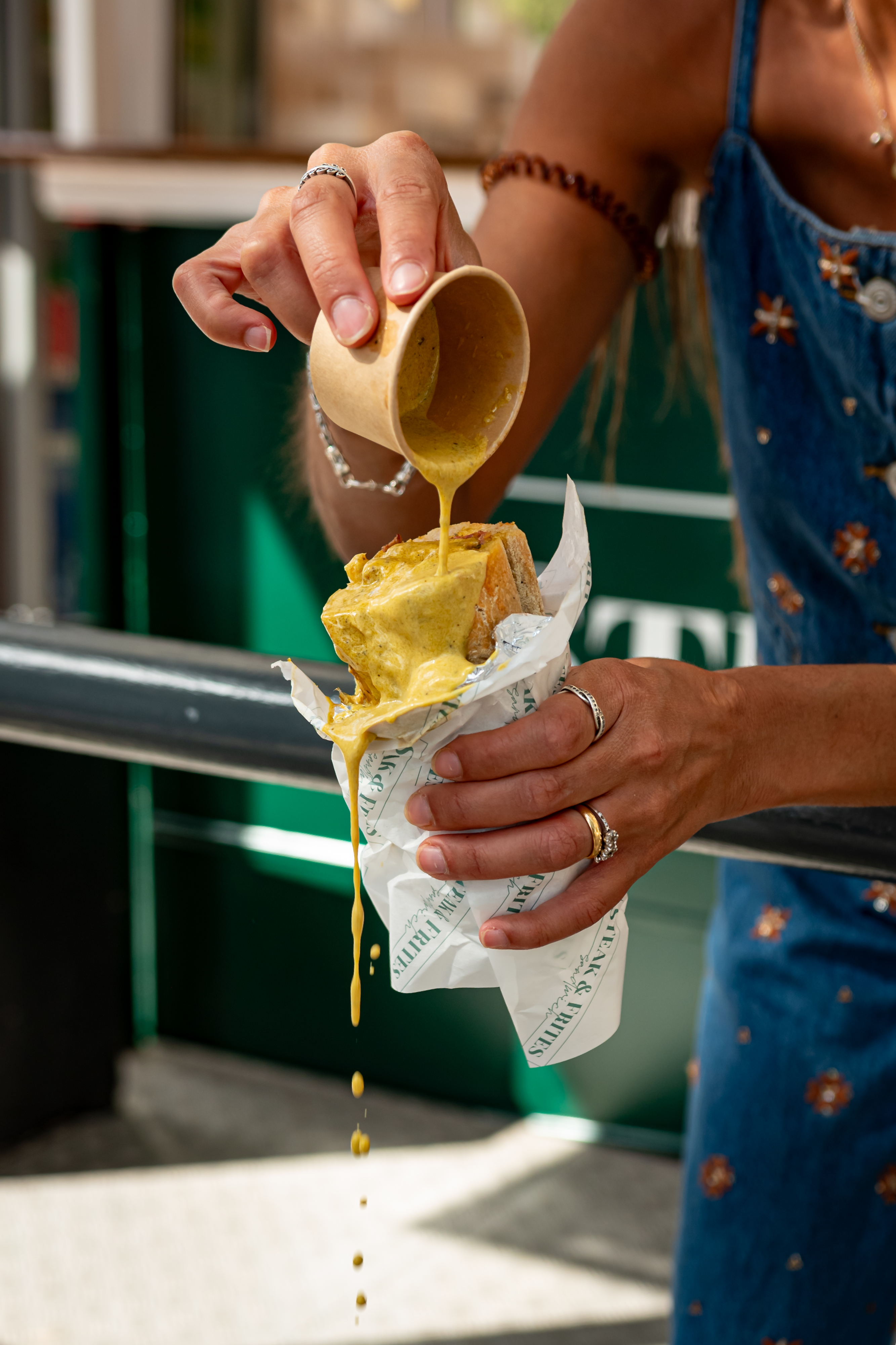 Já pode provar a sandes mais gulosa de Lisboa num novo quiosque. Steak ...