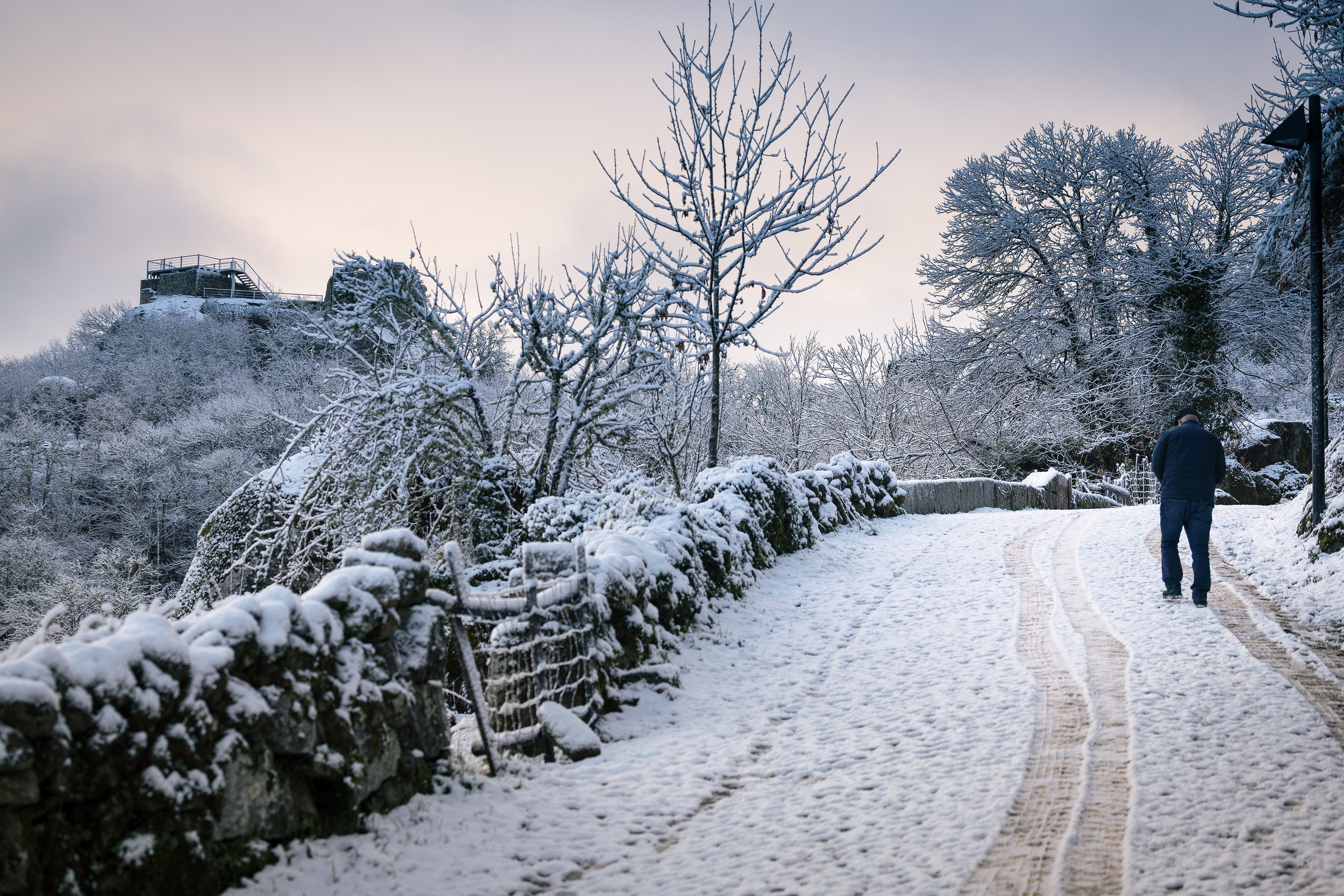 Guarda, Castelo Branco e Faro sob aviso amarelo devido a neve e chuva forte