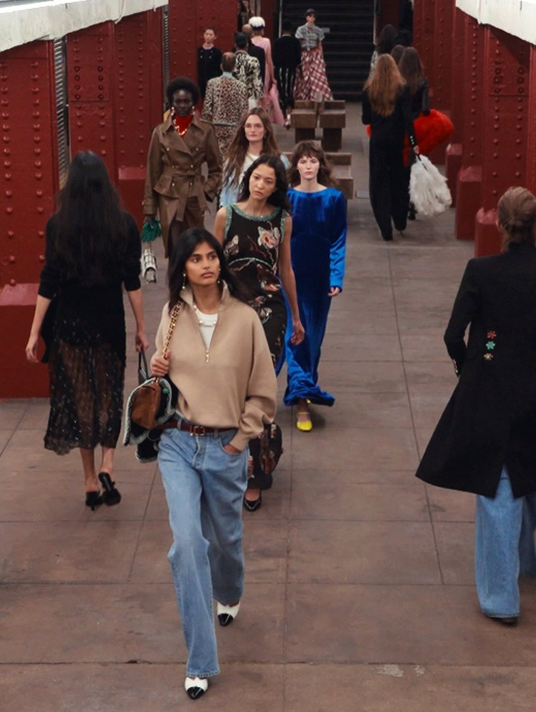 Descoberta no metro, Bhavitha Mandava é a 1.ª indiana a abrir um ...