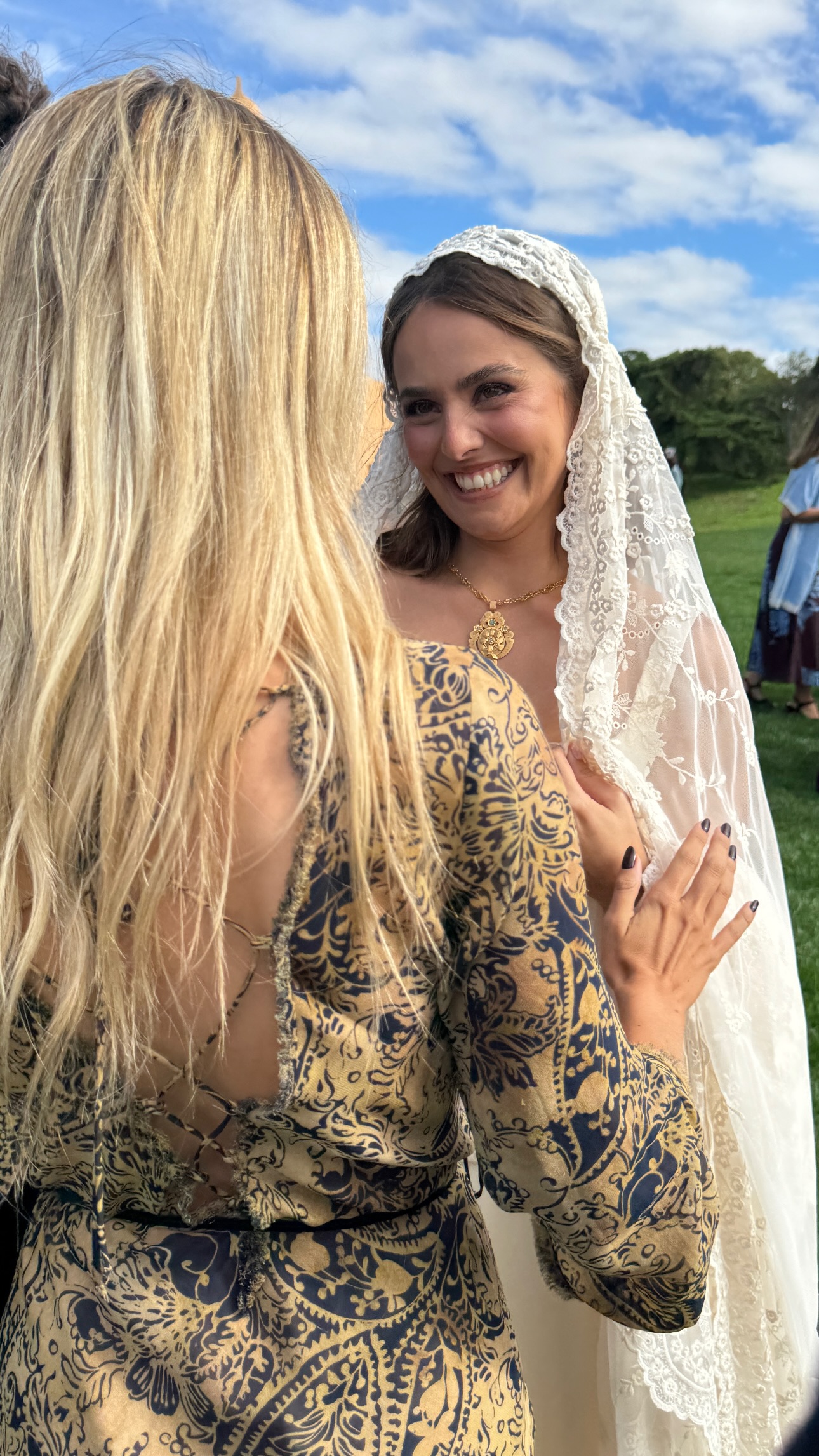 Neta de Cavaco Silva já é uma mulher casada. Veja as fotos da cerimónia ...