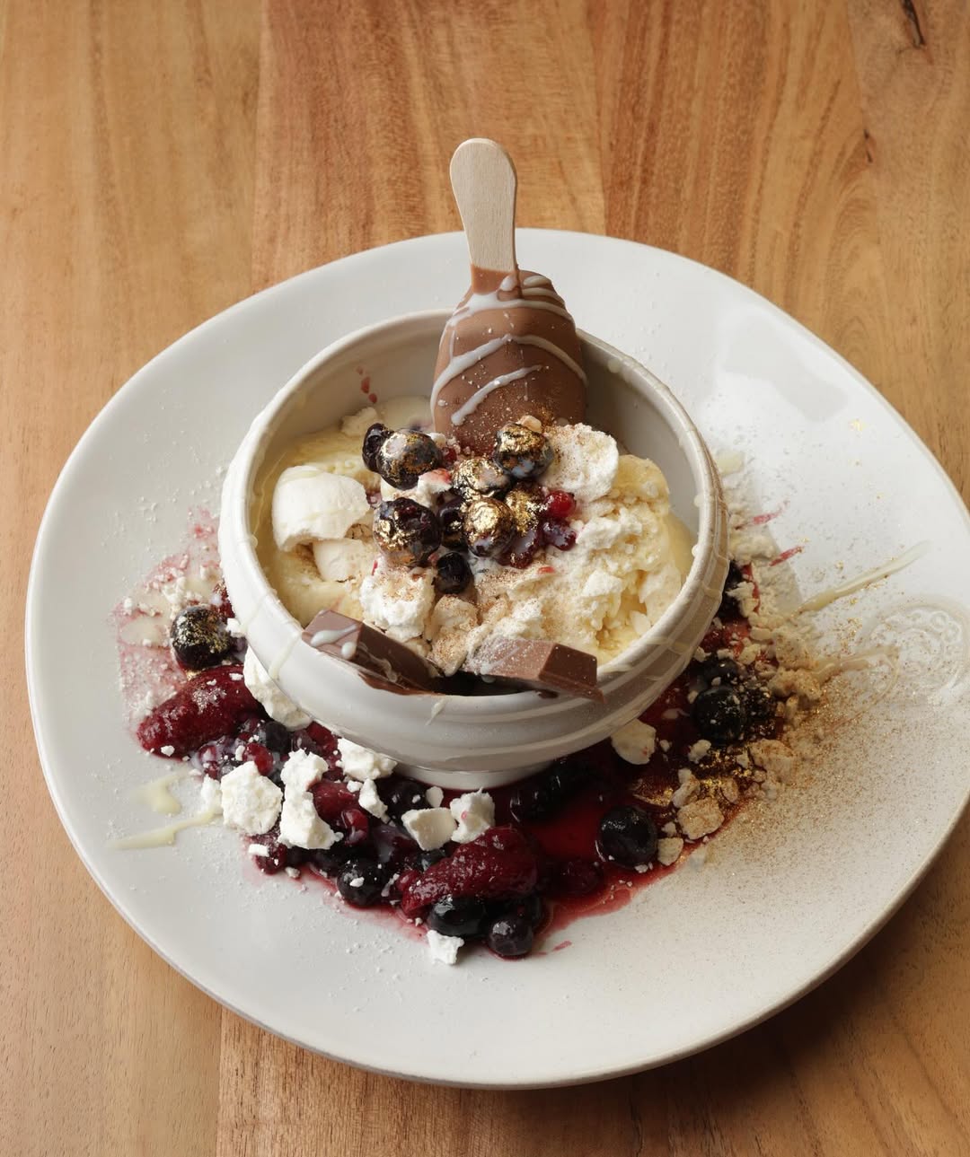 As Vedetas estão rendidas a este novo restaurante. Dos ovos Illuminati ...