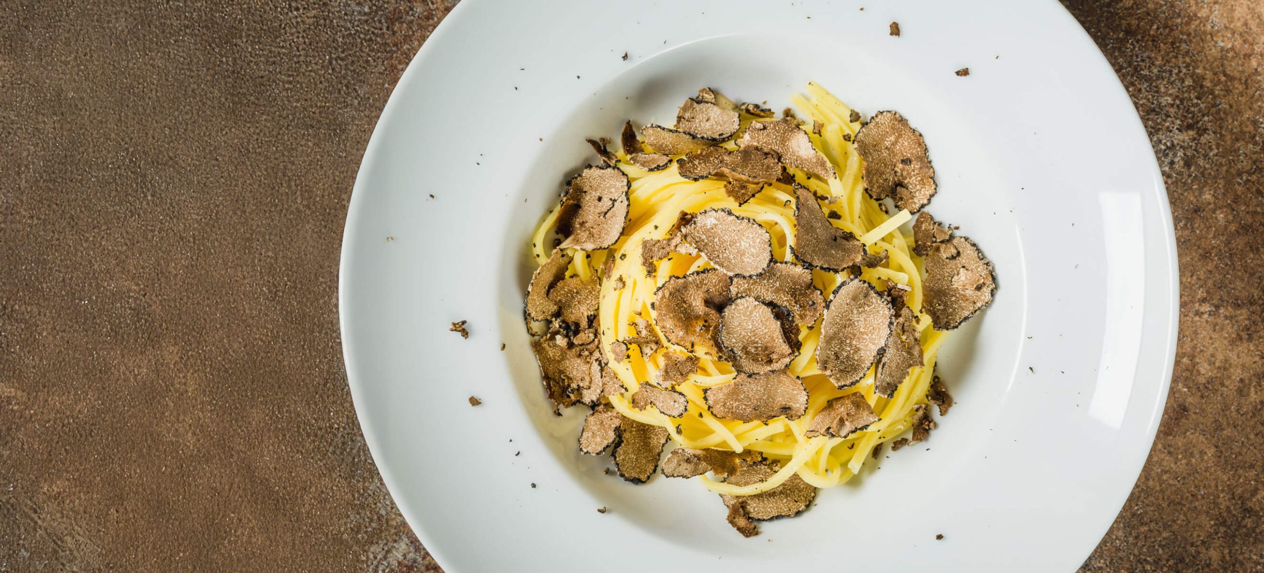 Salotto Divino celebra a rara trufa branca de Alba com menu especial