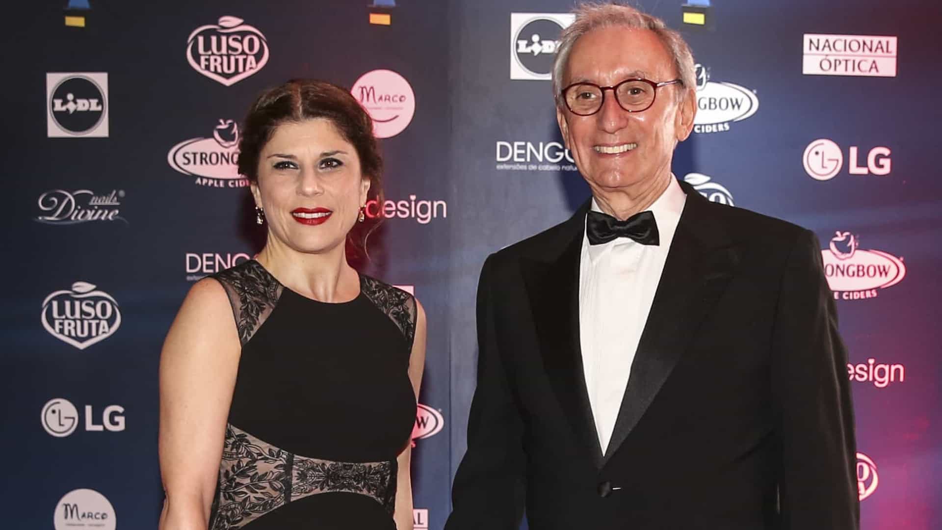 Mulher de Júlio Isidro deixa mensagem após cirurgia do apresentador